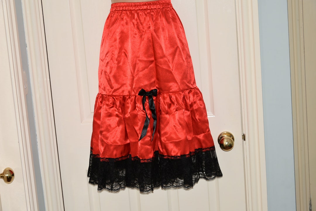 Full Circle Slip Skirt, Waist / Half Slip, Lacy Feminine Hem, Lovely ...