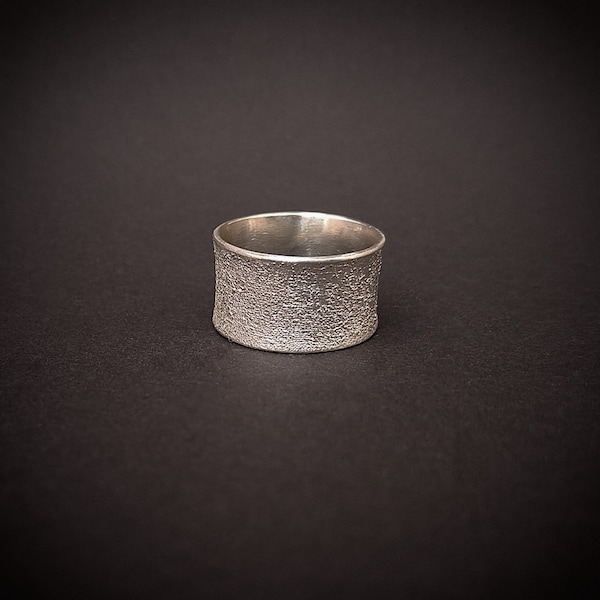 Moon Dust Ring - Etsy
