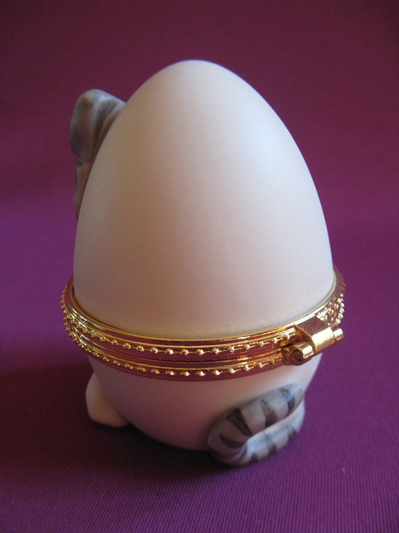Kitty Egg Surprise Bibelot Box Salt and Pepper Shakers - Etsy