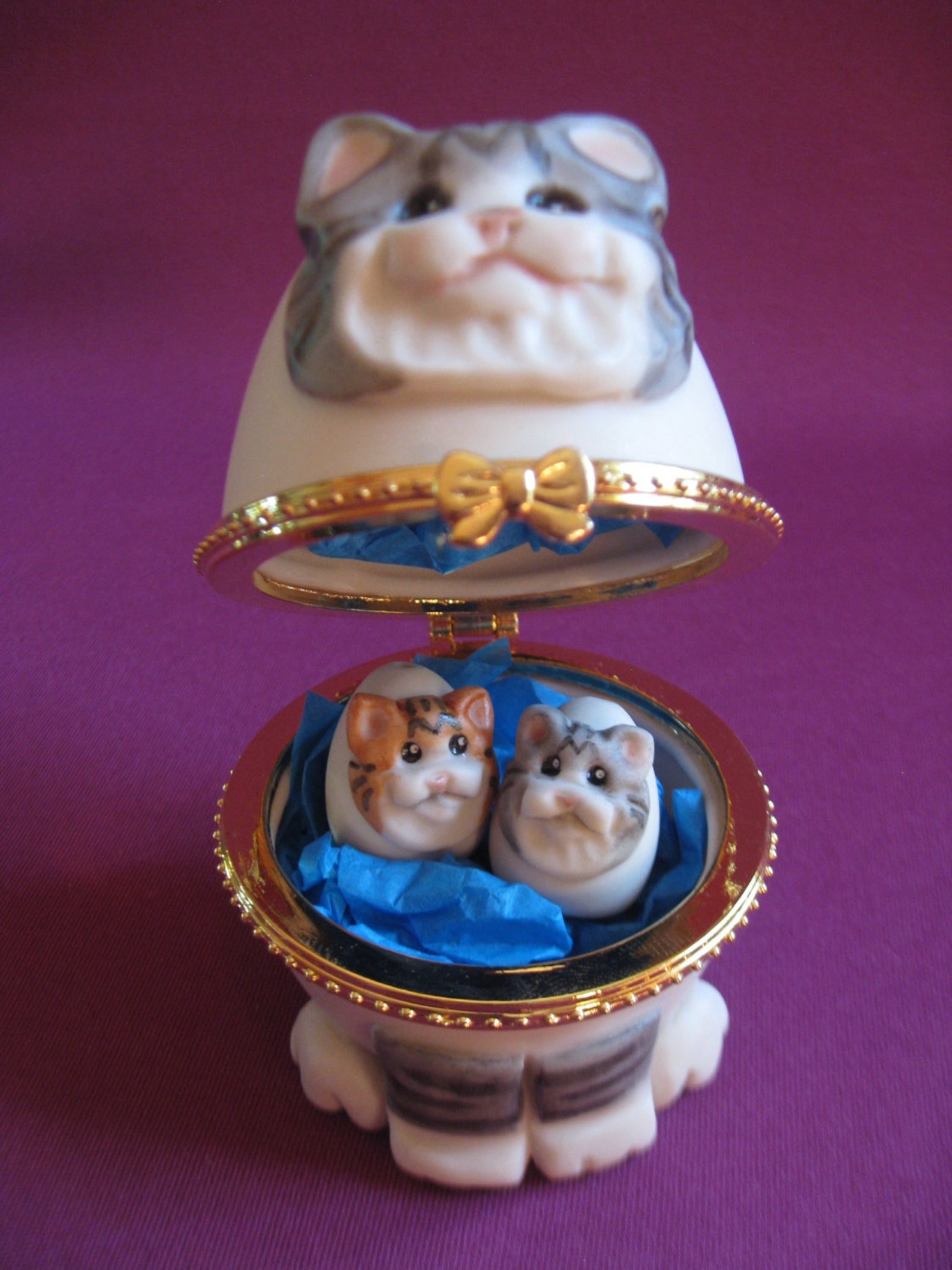 Kitty Egg Surprise Bibelot Box Salt and Pepper Shakers - Etsy