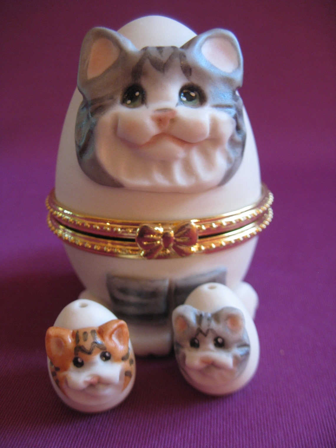 Kitty Egg Surprise Bibelot Box Salt and Pepper Shakers - Etsy