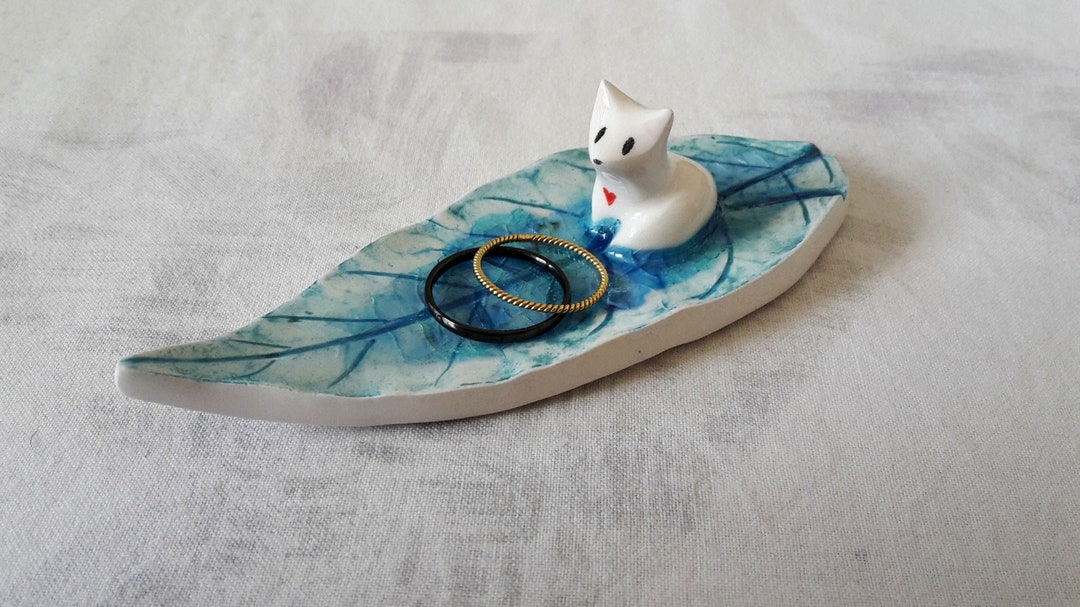 Ceramic Arctic Fox on Leaf Dish White Fox With Red Heart - Etsy