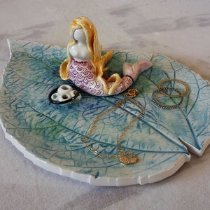 Ceramic Mermaid on Leaf Dish| Mermaid Jewelry Tray| Fantasy Trinket ...