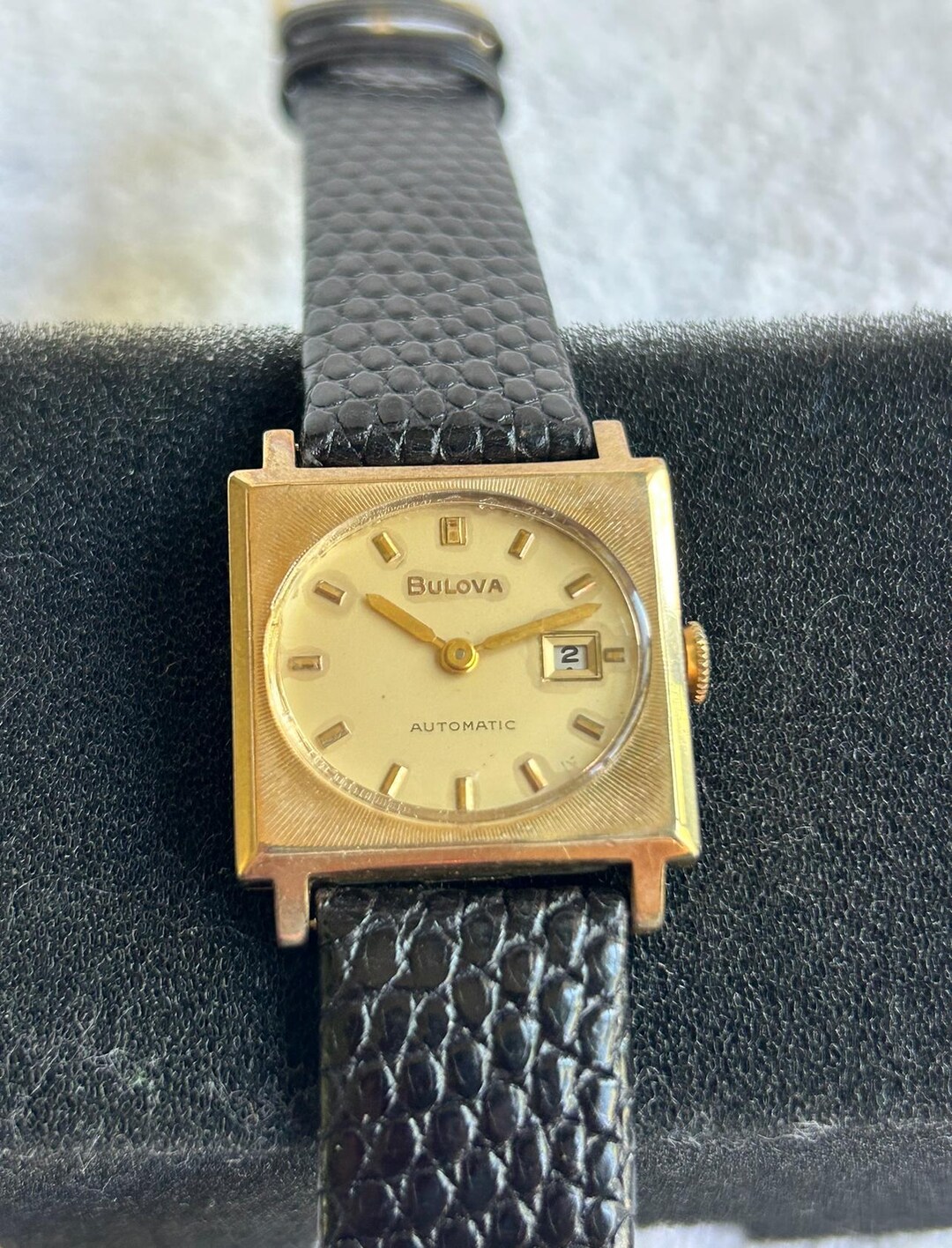 Vintage 1957 Bulova 17 Jewels, Automatic Swiss-made Movement, 10k Gold ...