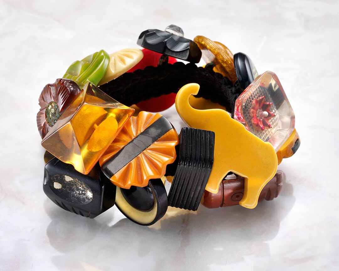 Bracelet With Vintage Bakelite Buttons - Etsy