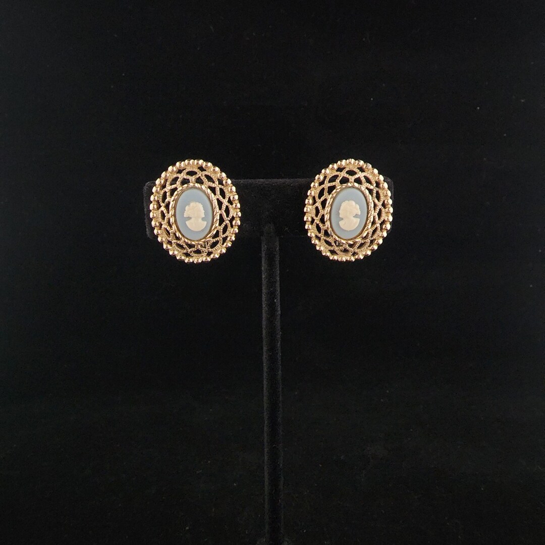 PRICE DROP Vintage SAC Sarah Coventry Gold Tone Openwork Frame Light ...