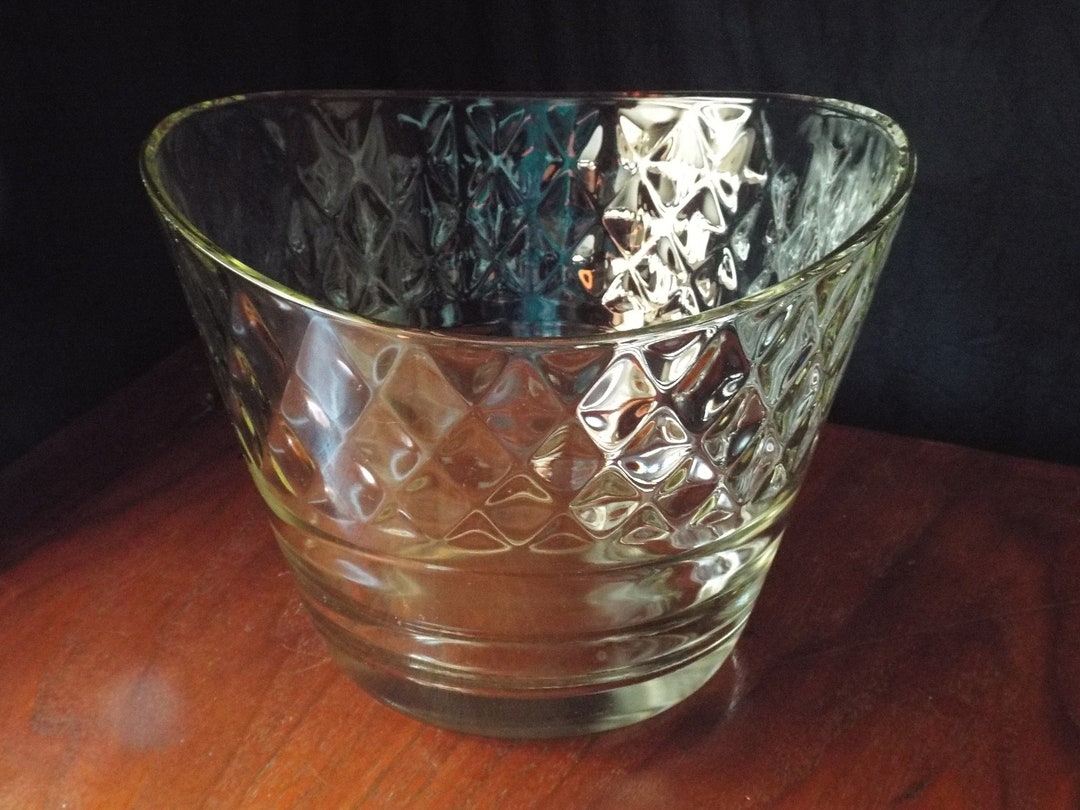 Heavy Clear Glass Round Weighted-bottom Bowl - Etsy