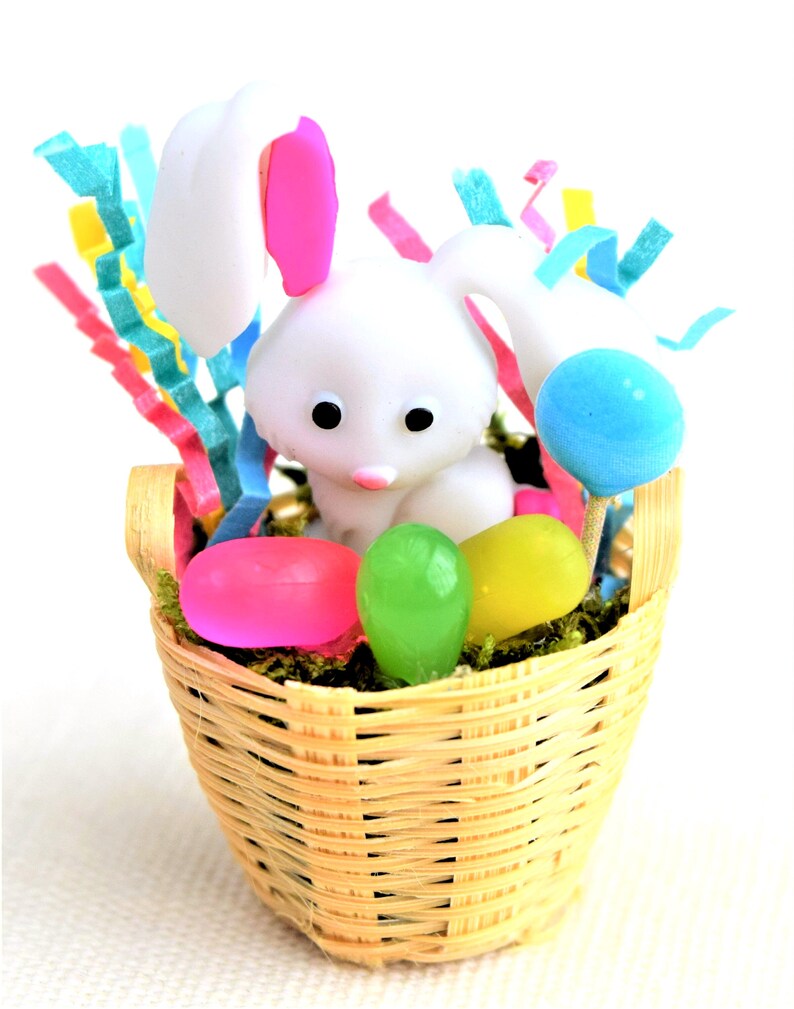 Miniature Easter Baskets 1:12 Scale, Dollhouse Easter Basket Miniatures ...