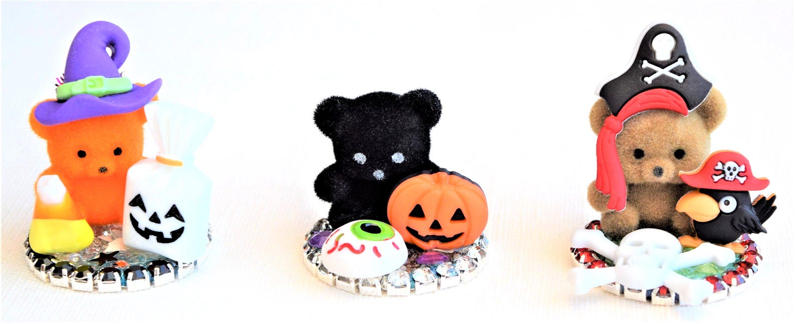 Halloween Deluxe Miniature Figurine Scenes - Spooky, Pirates, Bears ...
