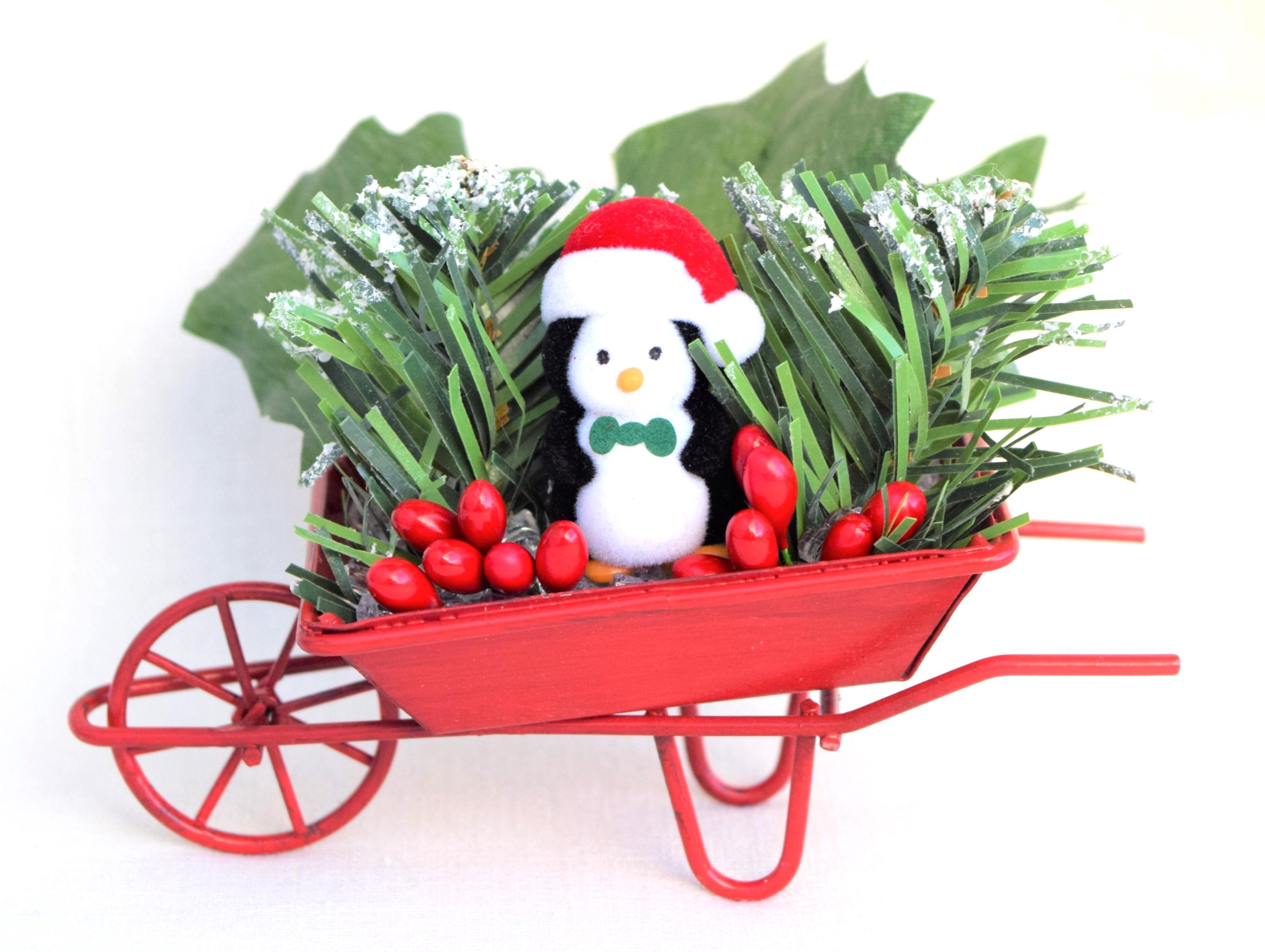 Miniature Christmas Scenes Christmas Small Decorative Red Painted Metal ...