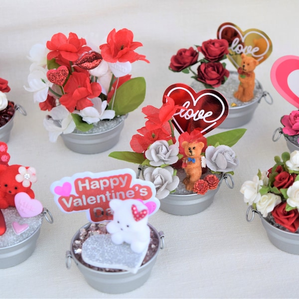 Valentine Figurines - Etsy