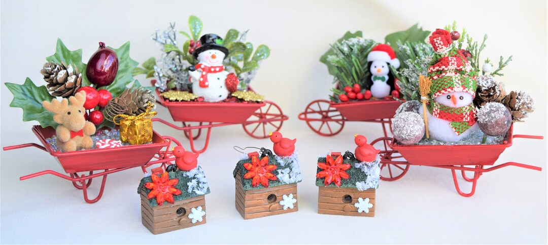 Miniature Christmas Scenes Christmas Small Decorative Red Painted Metal ...