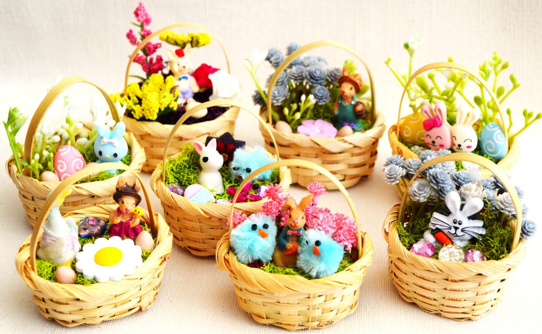 Miniature Easter Baskets 1:12 Scale, Dollhouse Easter Basket Miniatures ...