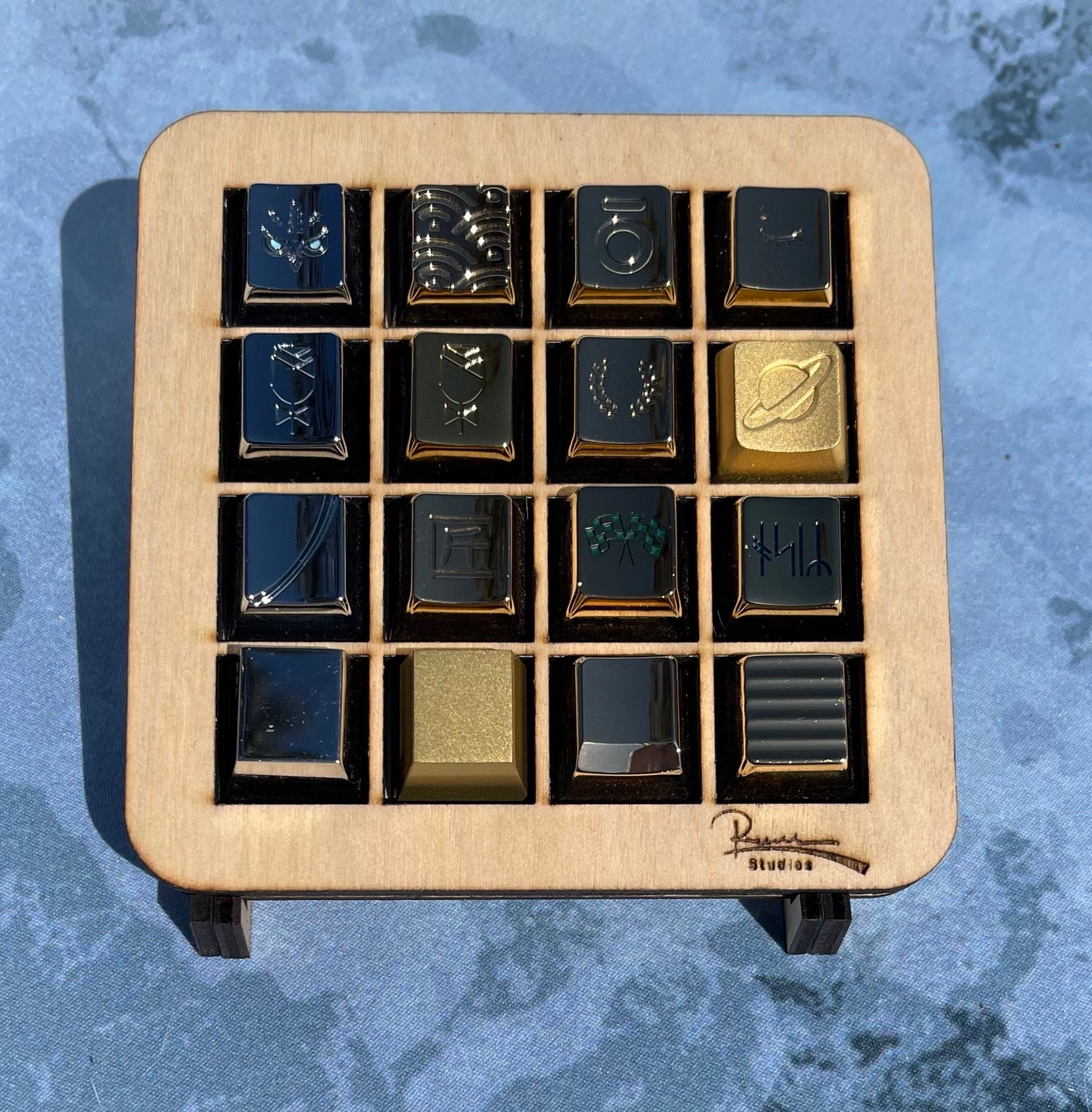 Small Wood Artisan Keycap Display Tray 16 18x18mm Squares for ...