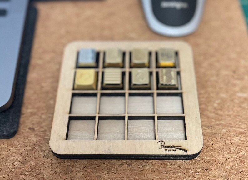 Wood Artisan Keycap Display Tray 16 18x18mm Squares for Mechanical ...