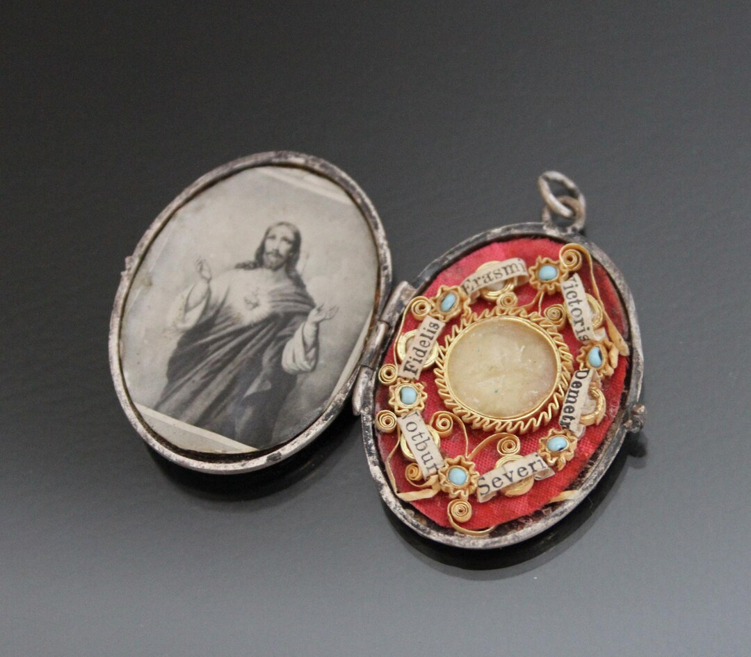 NUN'S WORK. Vintage Relic Reliquiary Locket Pendant. - Etsy