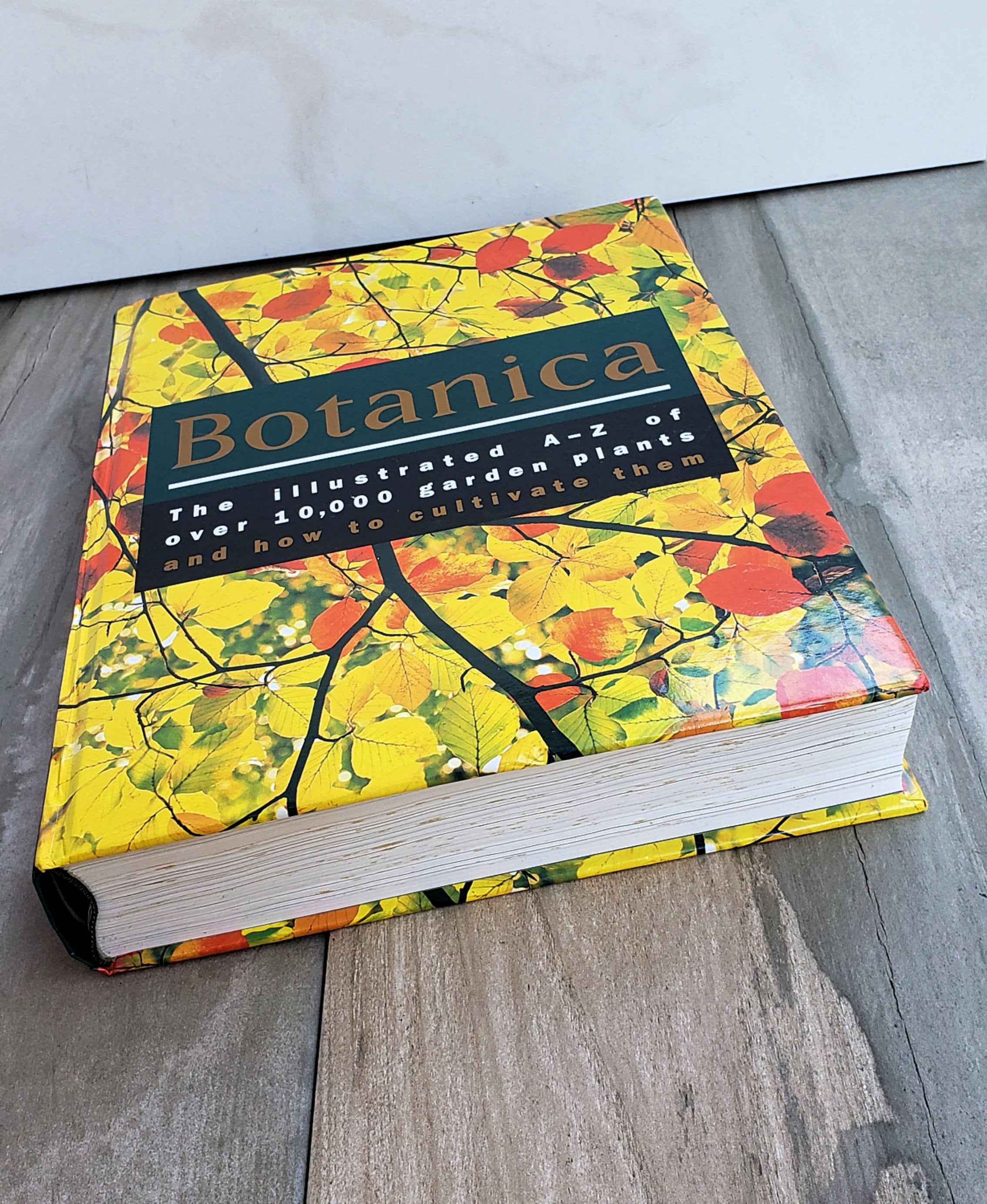 BOTANICA the Illustrated A-z of Over 10,000 Garden Plants Book ...