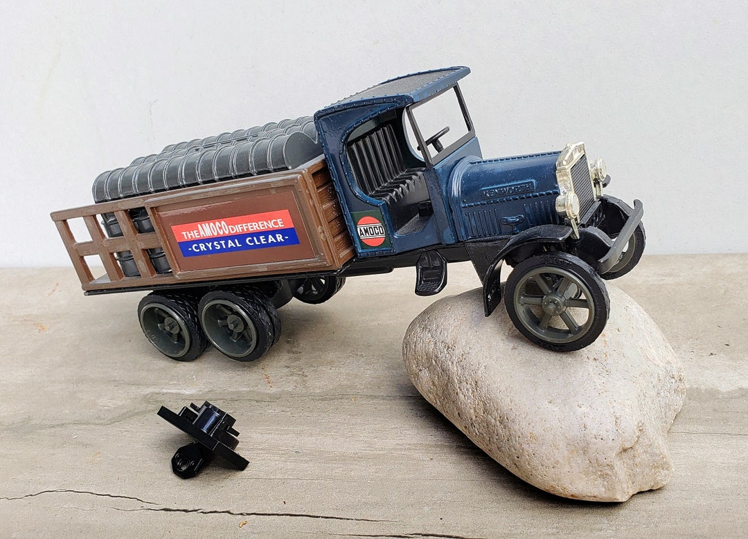 ERTL 1925 Kenworth Stake Truck Bank/model# 2767-amoco/made in Mexico ...