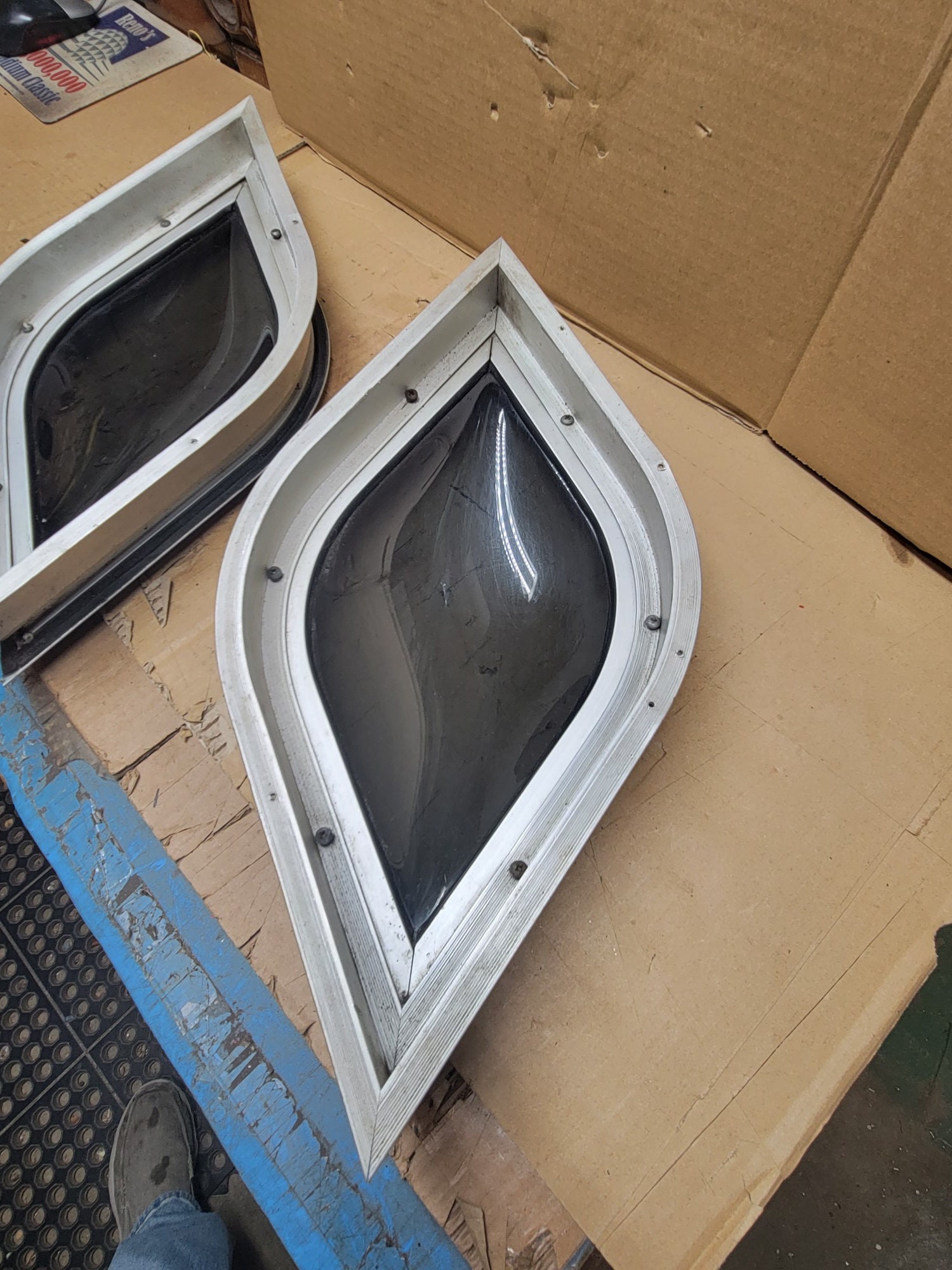 Vintage OEM 1970's Van Bubble Windows Port Hole Windows Eyelid Design ...