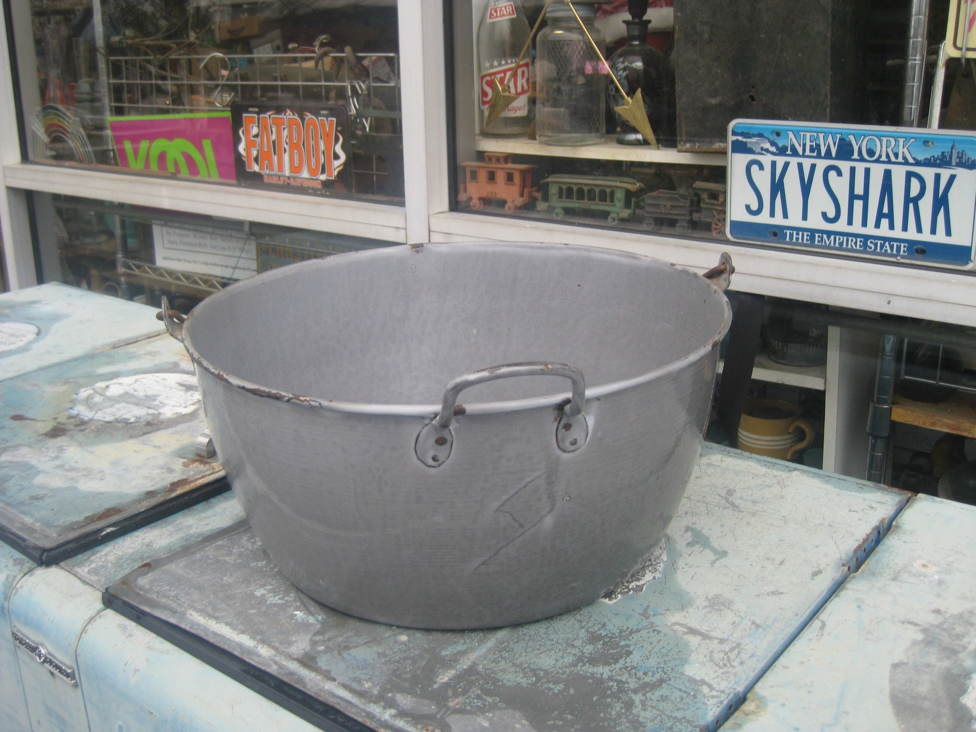 Vintage Gray Enamelware / Granite Wear 18 Diameter Wash - Etsy