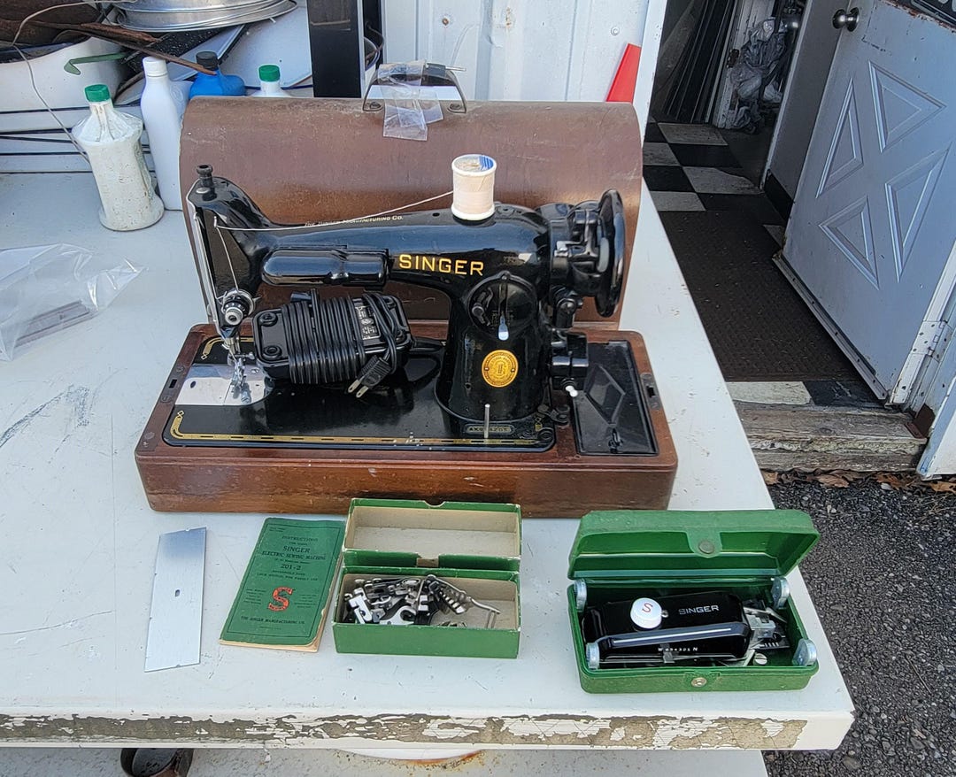 Vintage 1952 Singer Sewing Machine Model 201-2 (S/N AK904205) Works ...