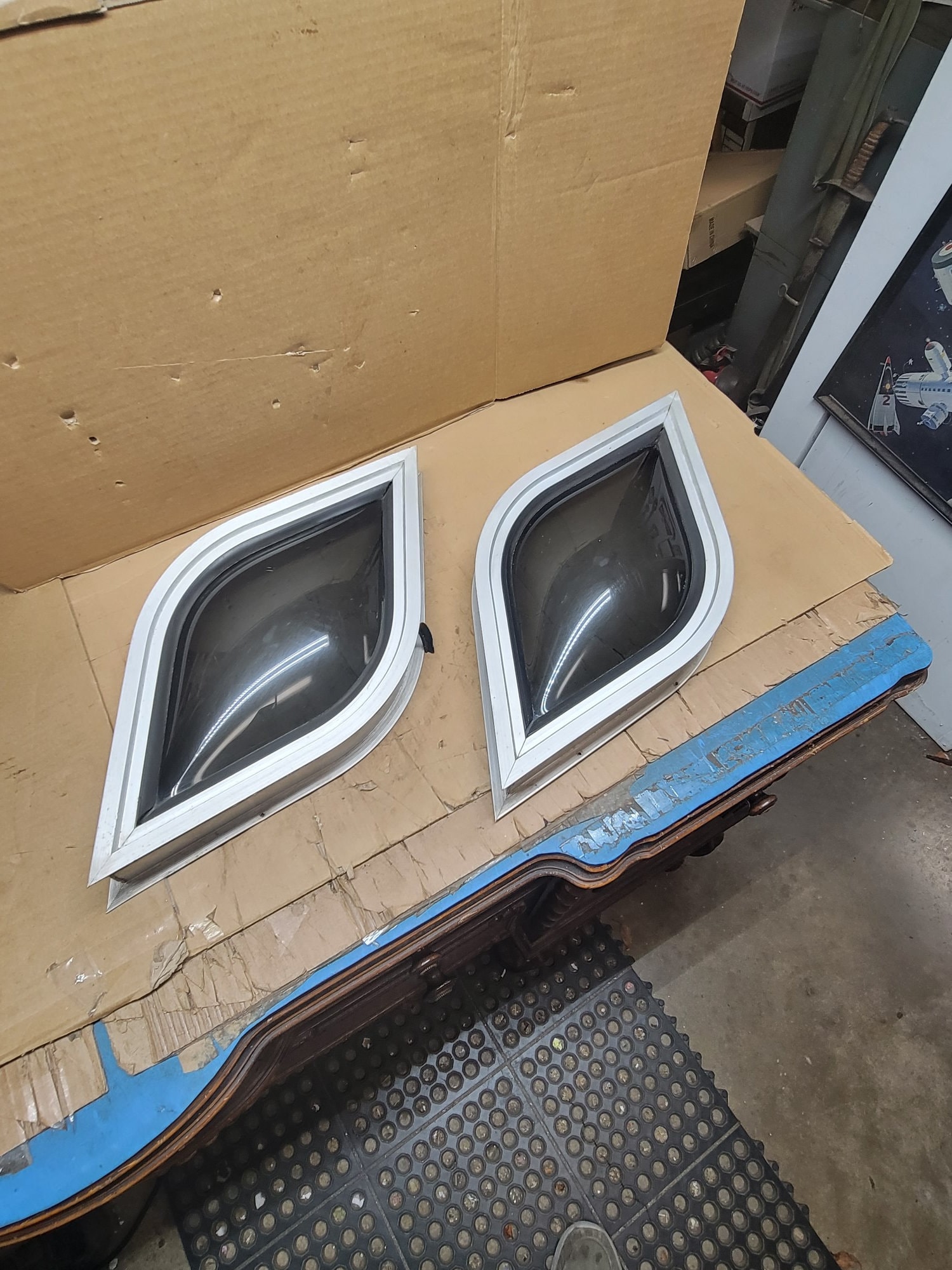 Vintage OEM 1970's Van Bubble Windows Port Hole Windows Eyelid Design ...