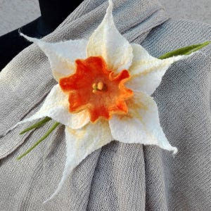 Wet Felting Tutorial Felted Flower Brooch Felted Daffodil Narcissus ...