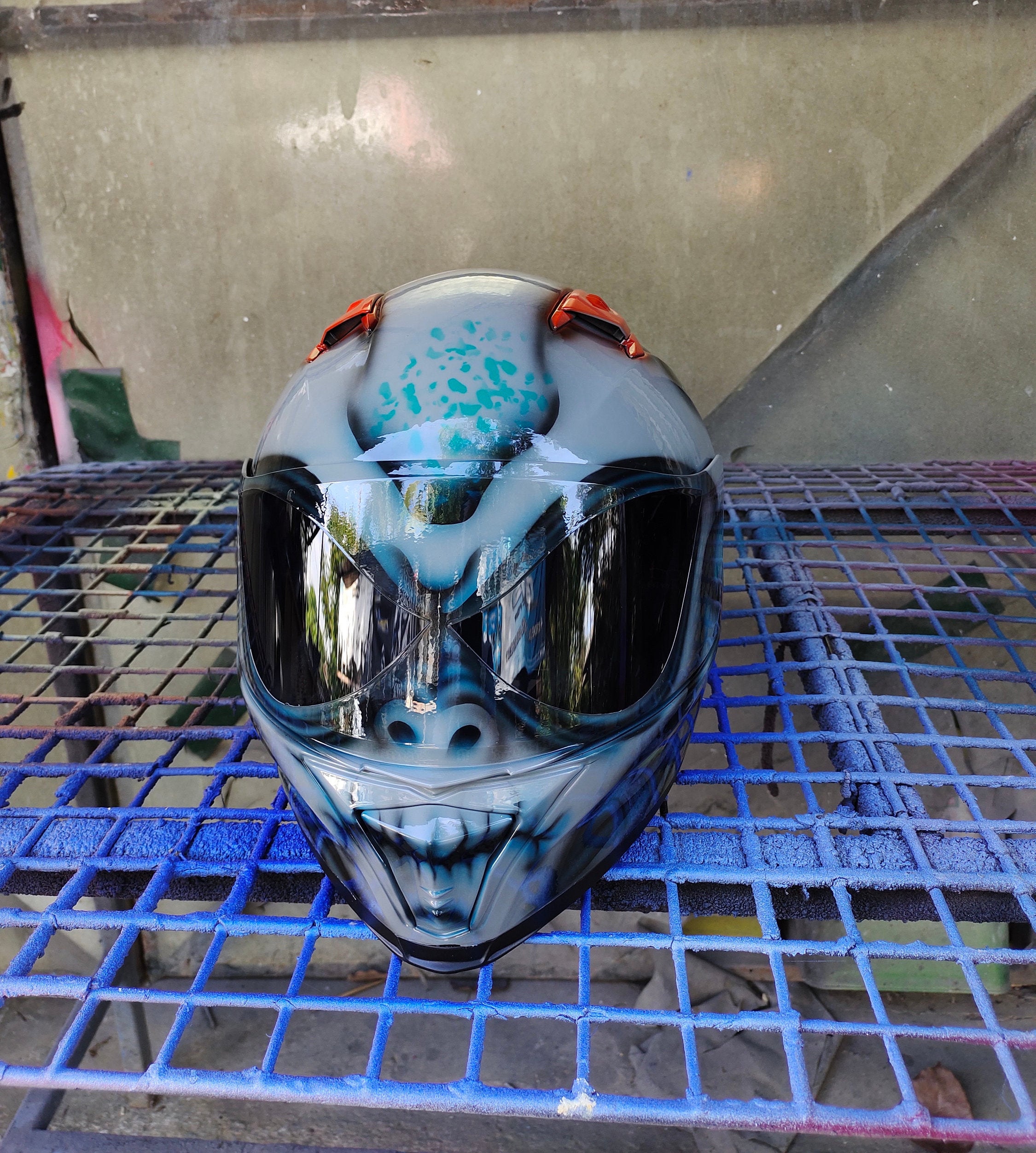 Alien Motorcycle Helmet