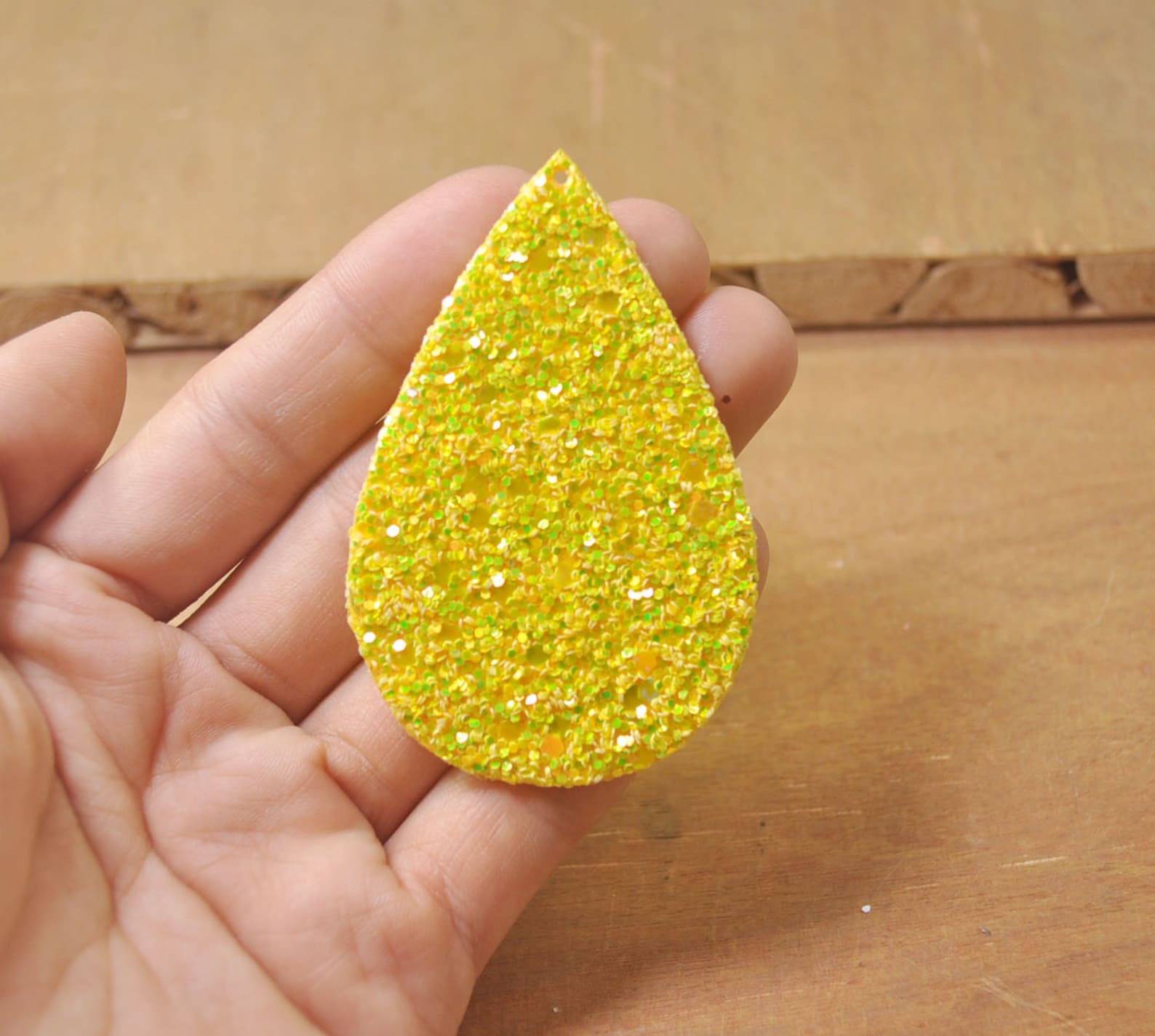 Large Teardrop,6/10/20/50pcs Mixed Color Glitter Leather Teardrops for ...