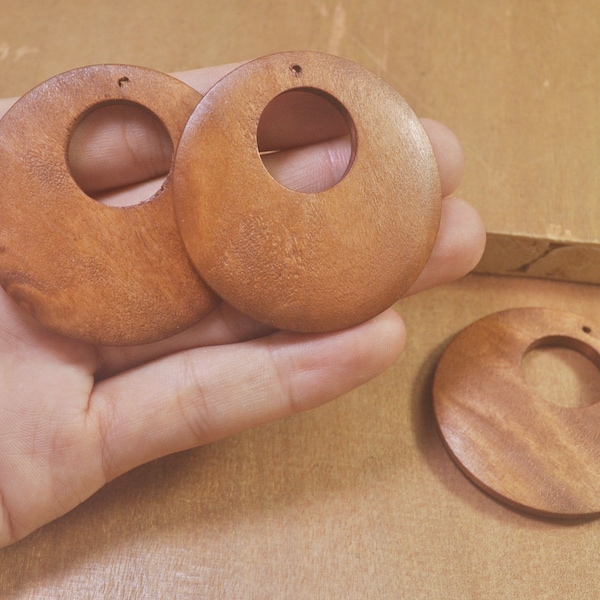 Round Wood Pendant - Etsy