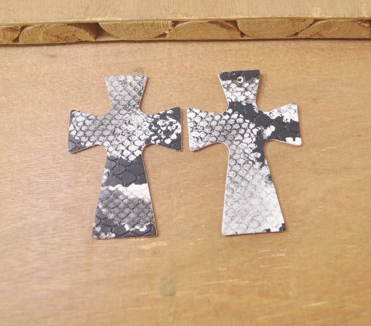 8/20/50 Mixed Color Snake Skin Leather Cross for - Etsy