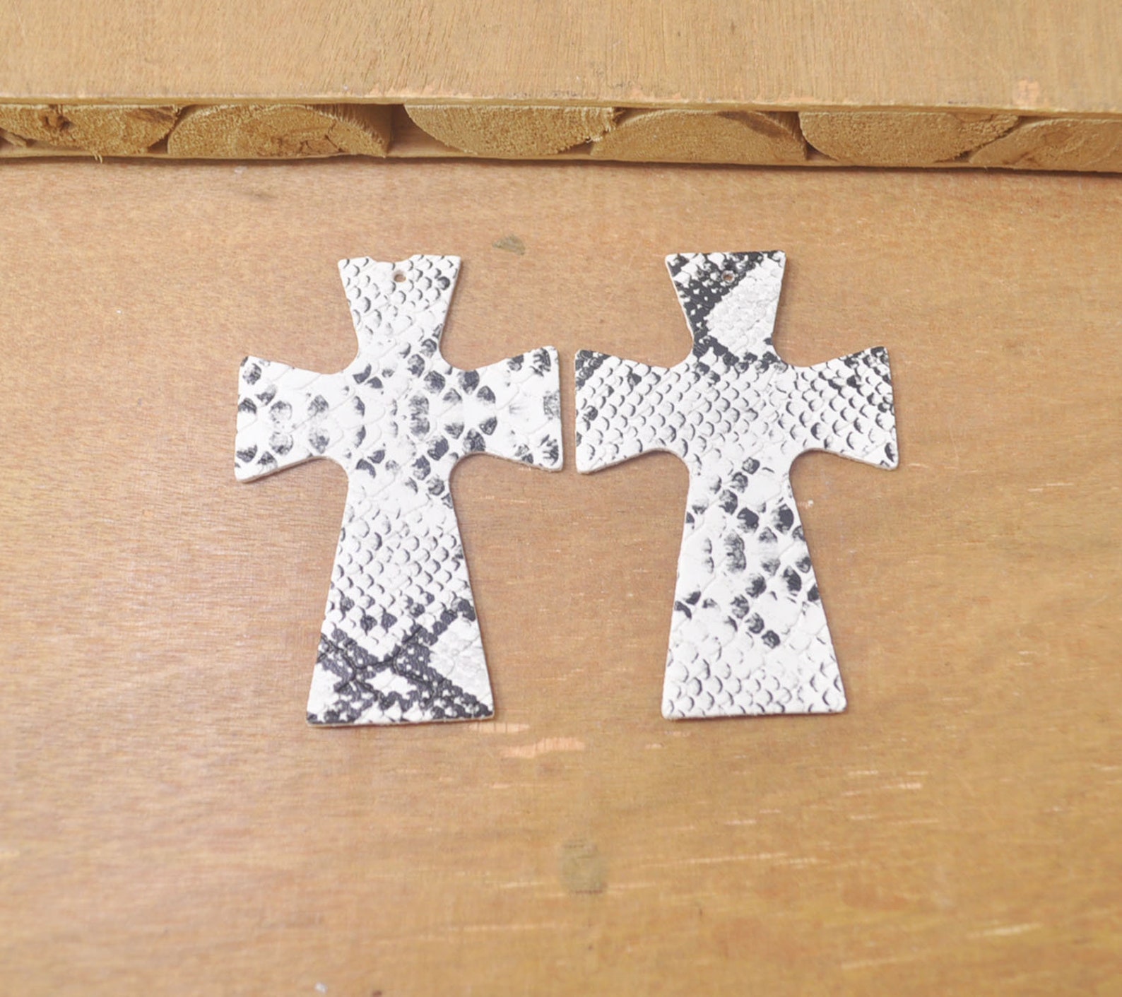 8/20/50 Mixed Color Snake Skin Leather Cross for - Etsy