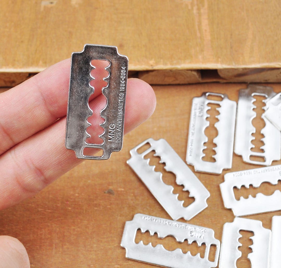8pcs Antique Silver Razor Blade Charm Pendant, Dull Edge,ouble Sided ...