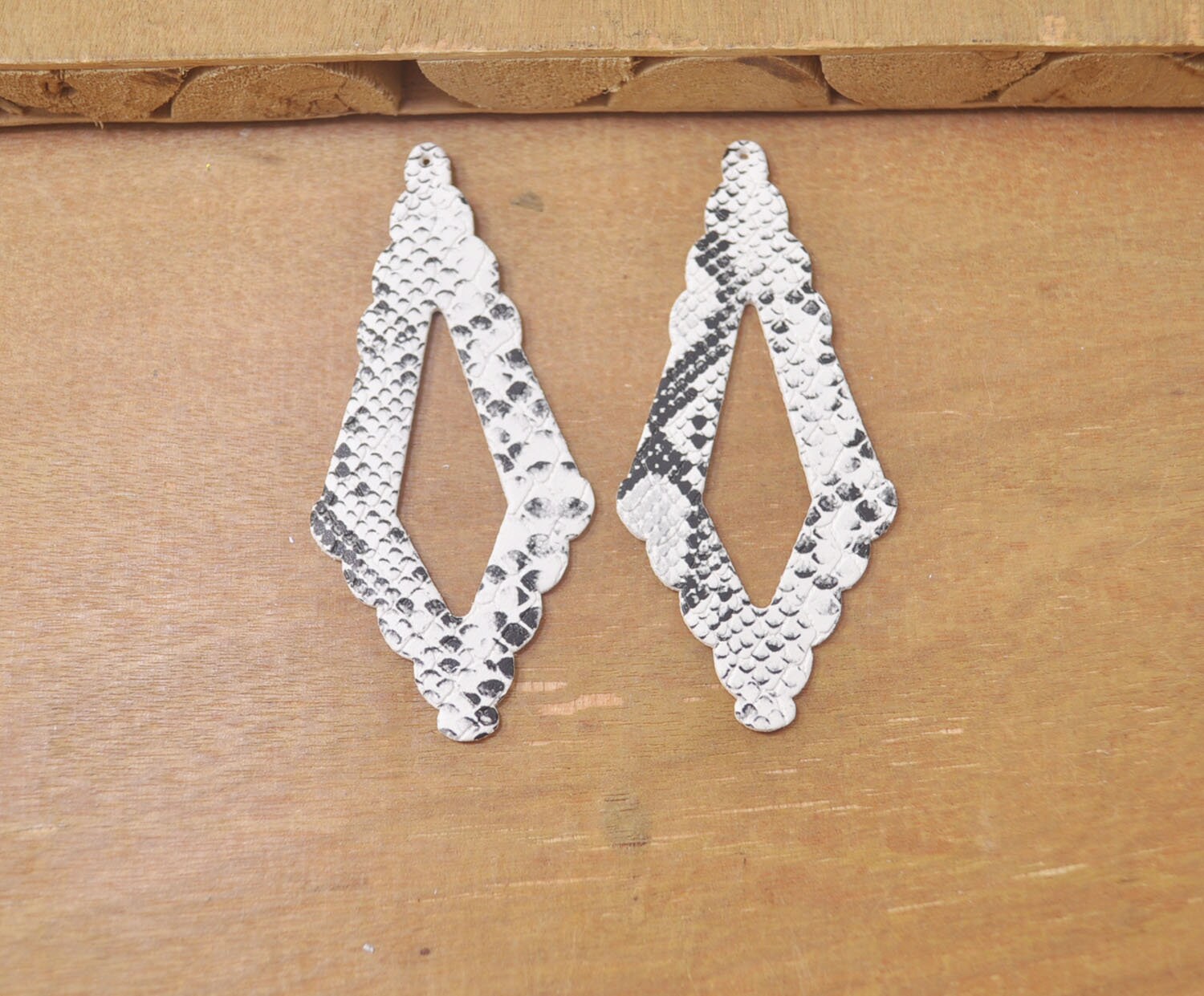 10 Mixed Color Snake Skin Leather Diamond Shapes for - Etsy