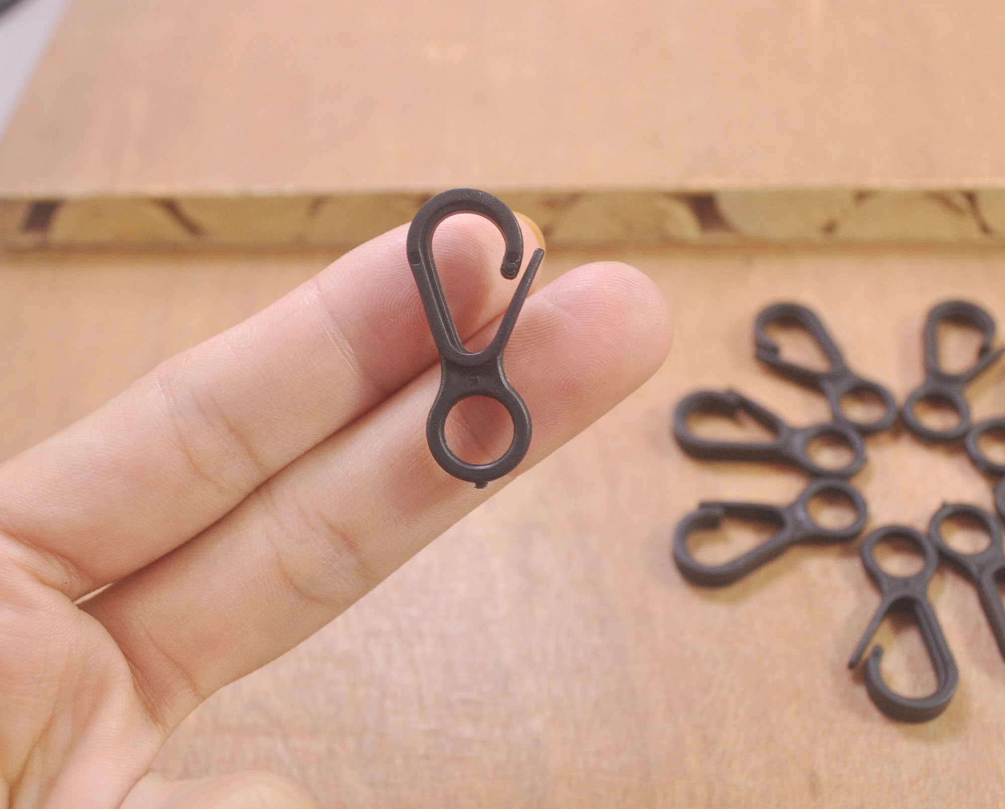 50 Pcs - Plastic Black Mini Gloves Hooks Buckles,plastic Hook Clasps ...