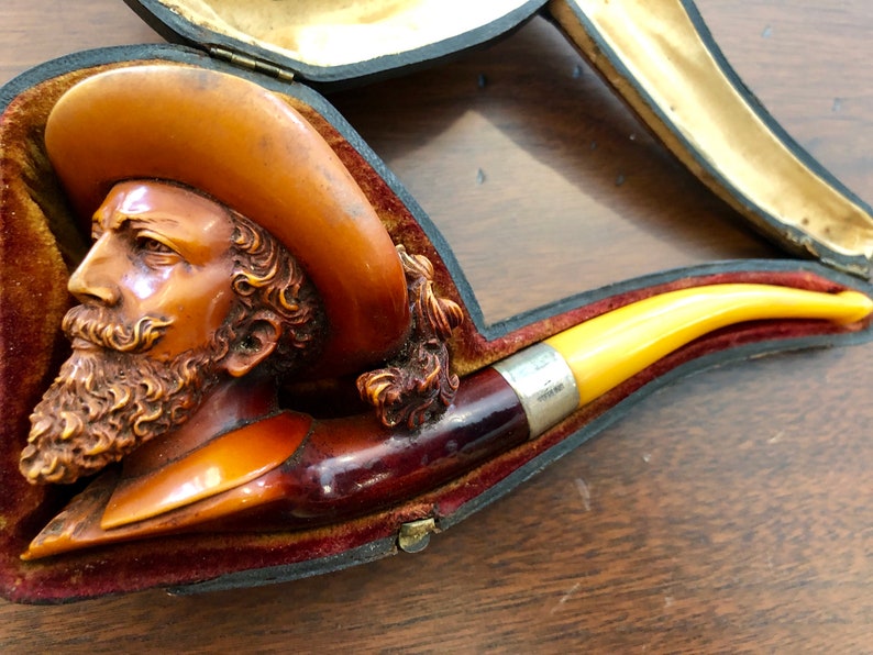 Highly Detailed Hand-carved Viennese Meerschaum Cavalier Pipe With Link ...