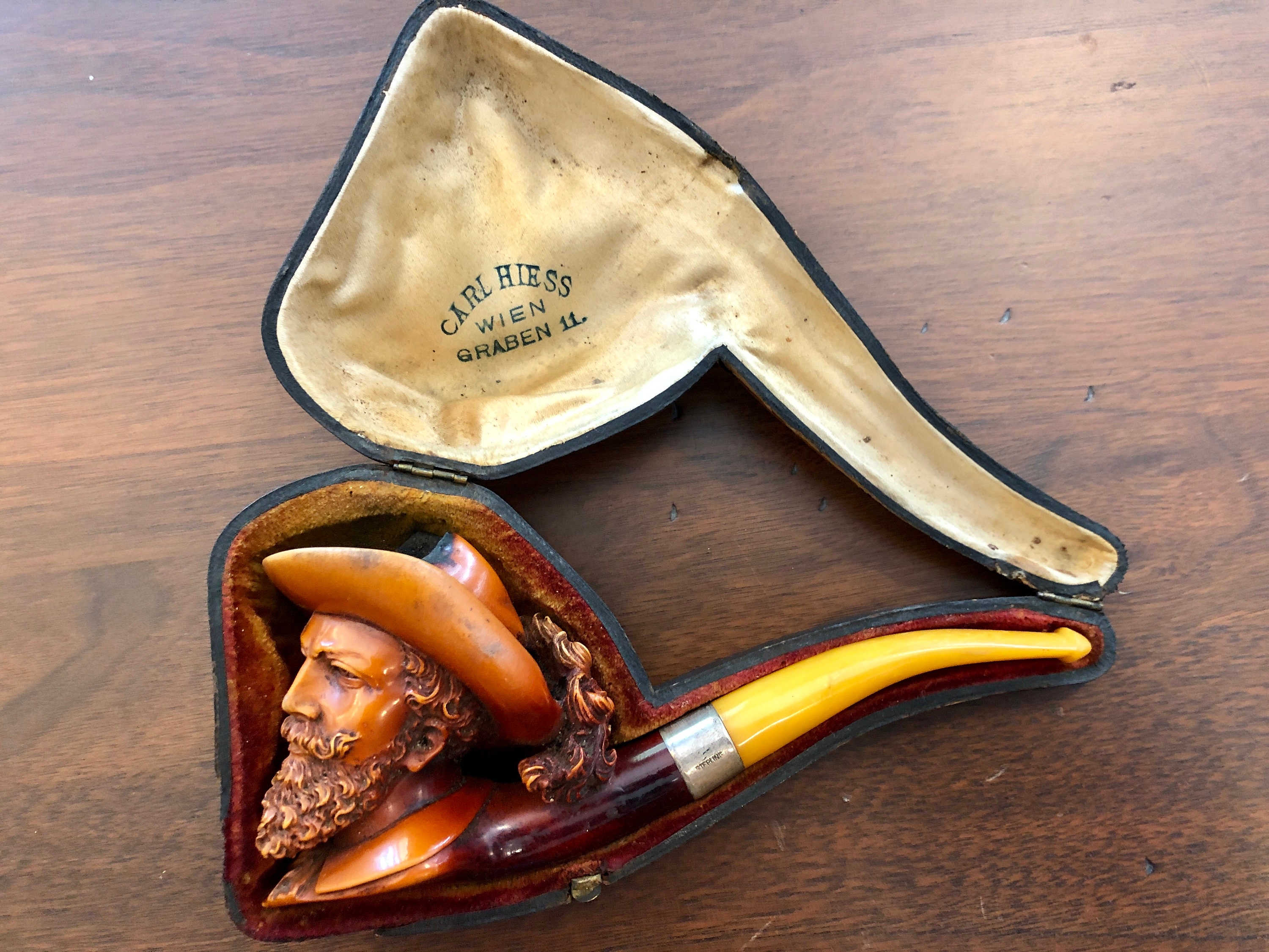 Highly Detailed Hand-carved Viennese Meerschaum Cavalier Pipe With Link ...