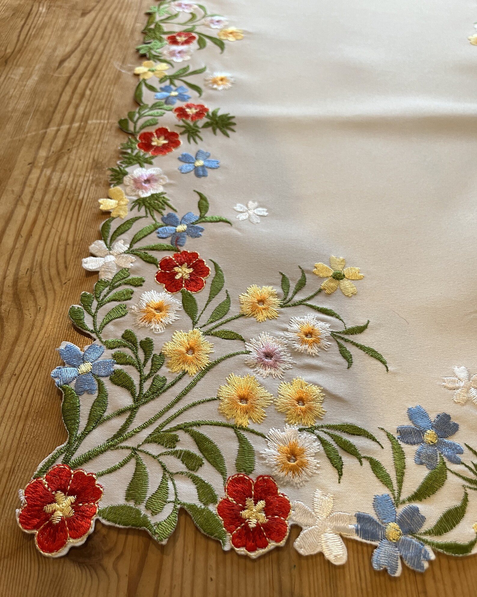 Red Green Blue Gold Lilac High Colour Floral Embroidery Oblong Table ...