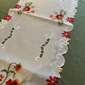 Green Gold & Red Poppy Embroidery Sharp Pointed Table Runner Scalloped ...