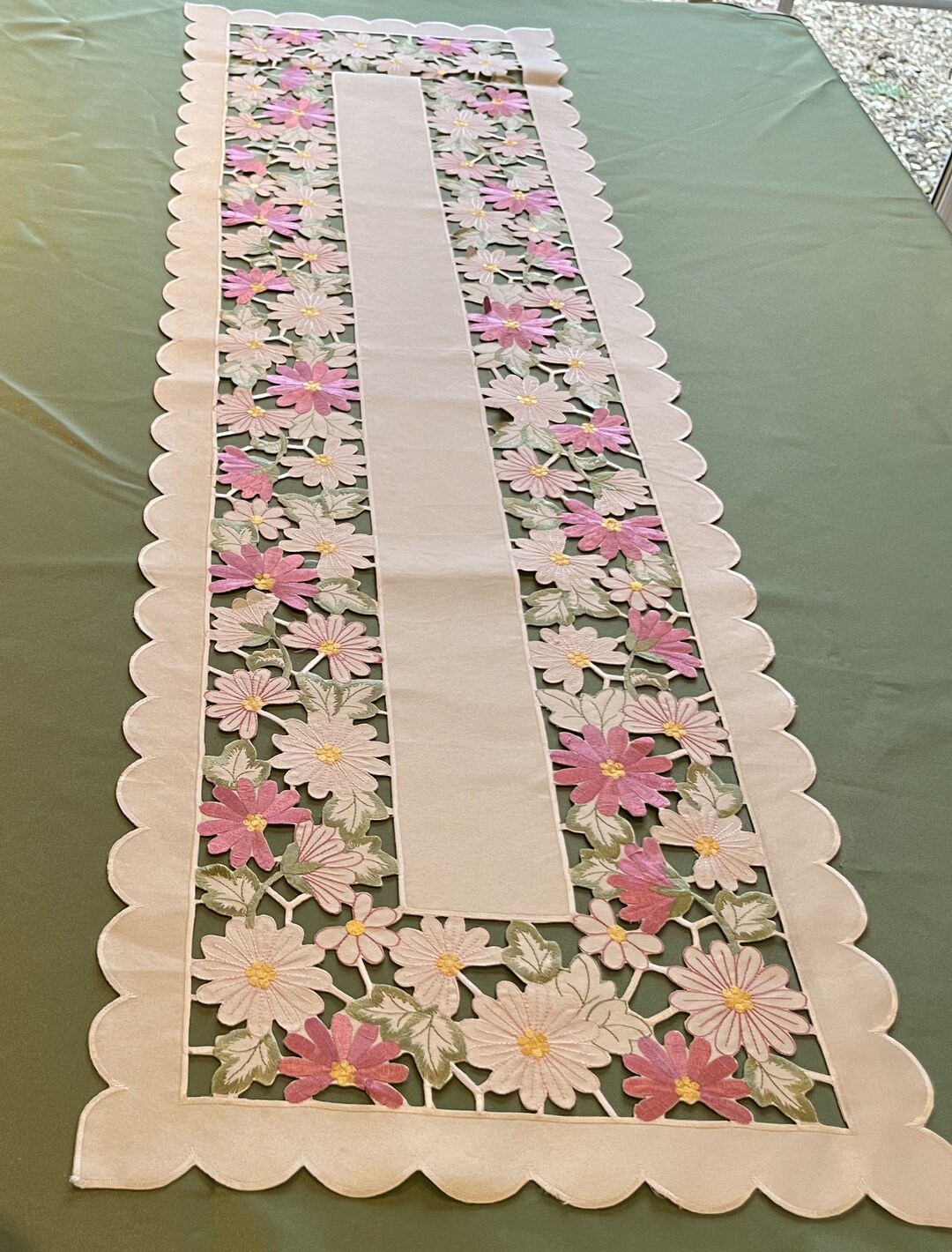 Pink Green Gold Daisy Floral Embroidery Oblong Table Runner Cutwork ...
