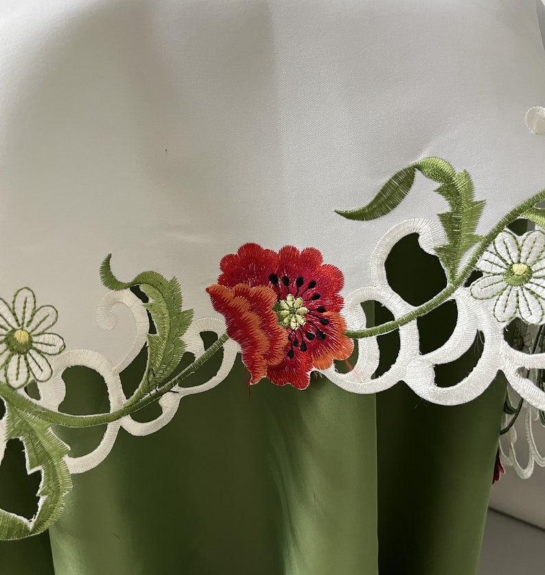 Red Poppy Embroidery Square Tablecloth Green Lilac Floral Scalloped ...