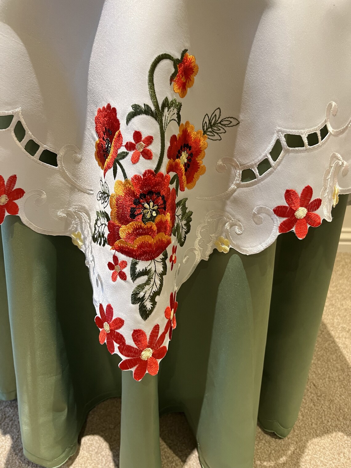 Red Green White Gold Red Poppy Embroidery Square Tablecloth Scalloped ...