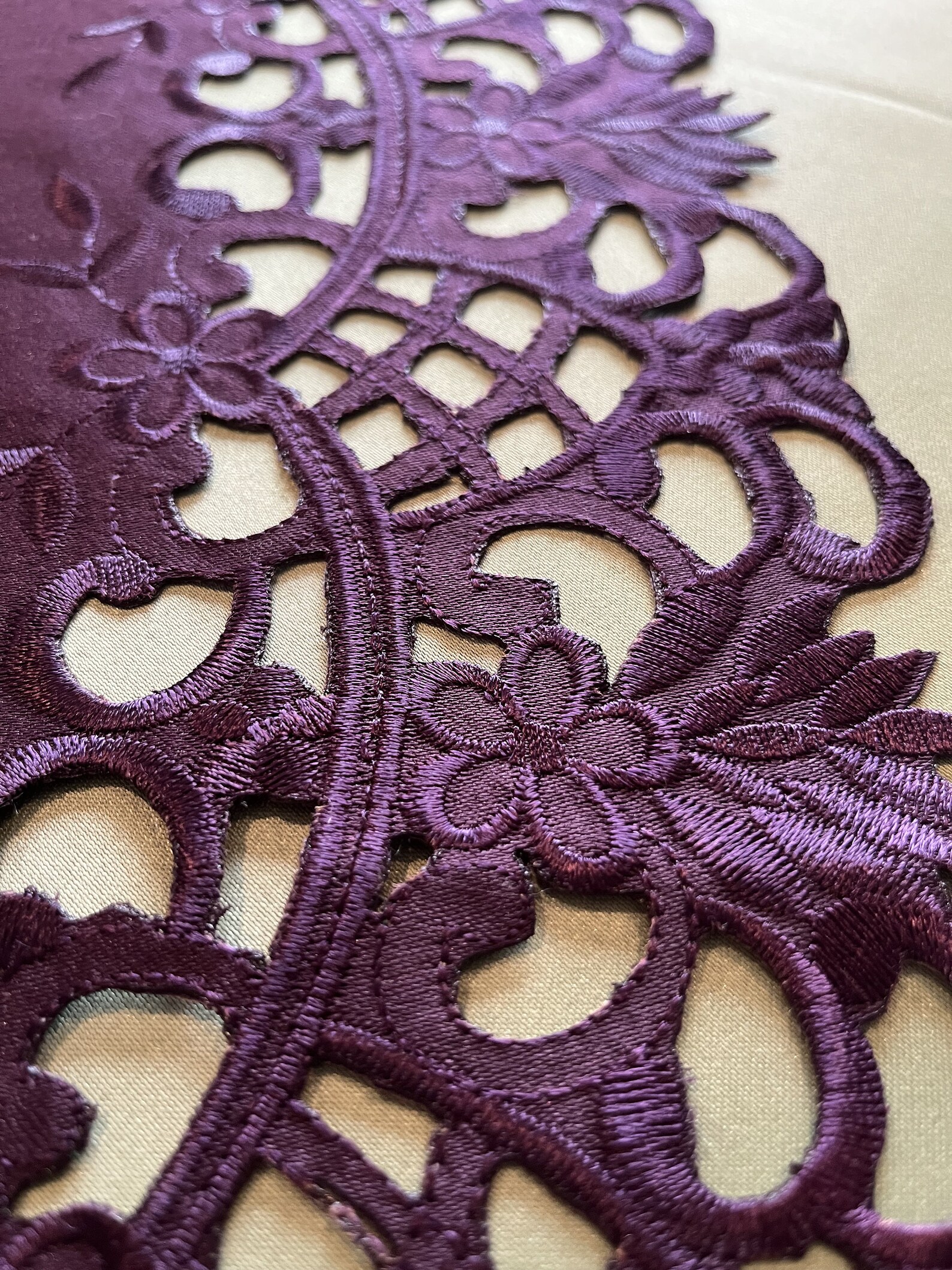 Deep Purple Floral Embroidery Short Oval Table Runner Cutwork Scalloped ...