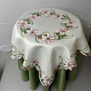 Pink Green Floral Daisy Embroidery Square Tablecloth Scalloped Edge ...