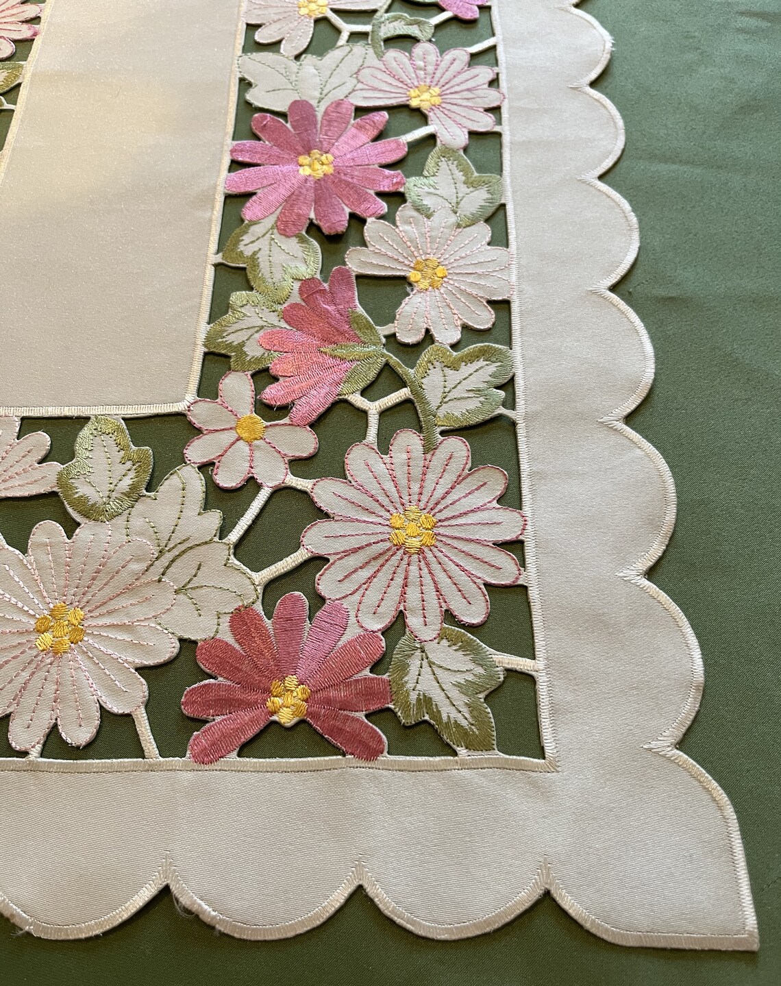 Pink Green Gold Daisy Floral Embroidery Oblong Table Runner Cutwork ...