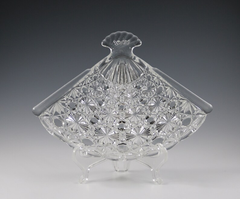 Vintage Avon Handmade Crystal Daisy and Button Pattern Glass Fan Tray ...