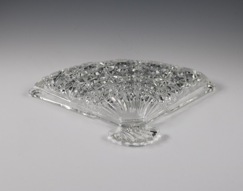 Vintage Avon Handmade Crystal Daisy and Button Pattern Glass Fan Tray ...