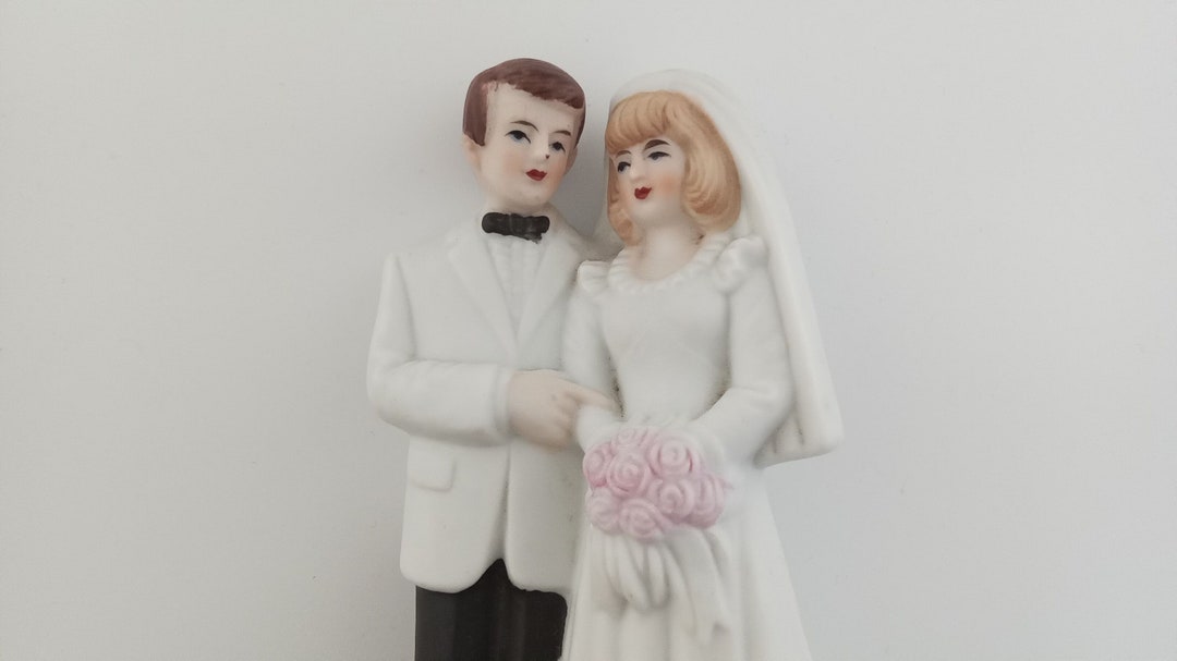 Vintage 1990's Wedding Cake Topper, Porcelain Bride Groom, L.B. MFG - Etsy