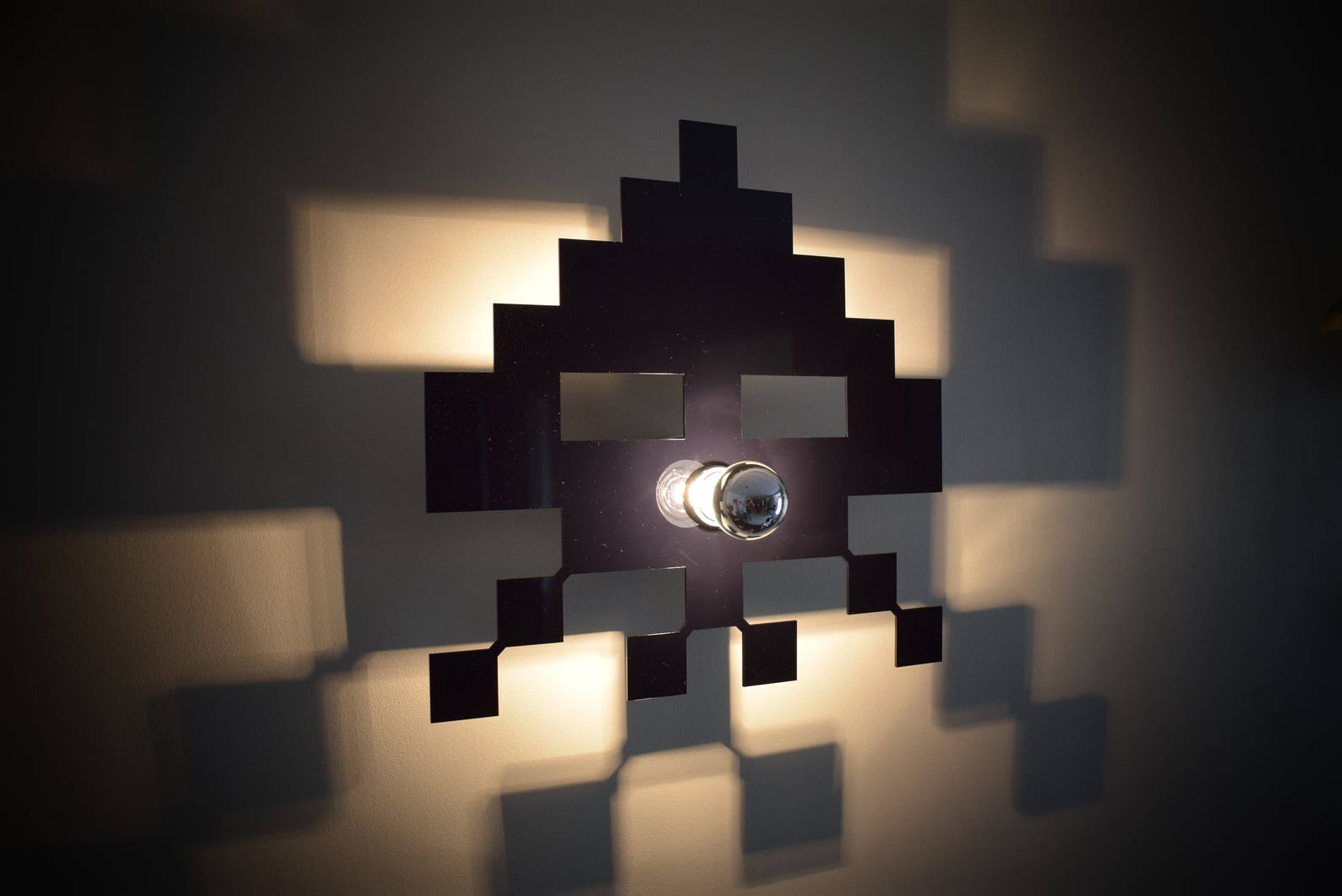 SPACE INVADER Wall Lamp Black Spatial Octopus With Shadow - Etsy