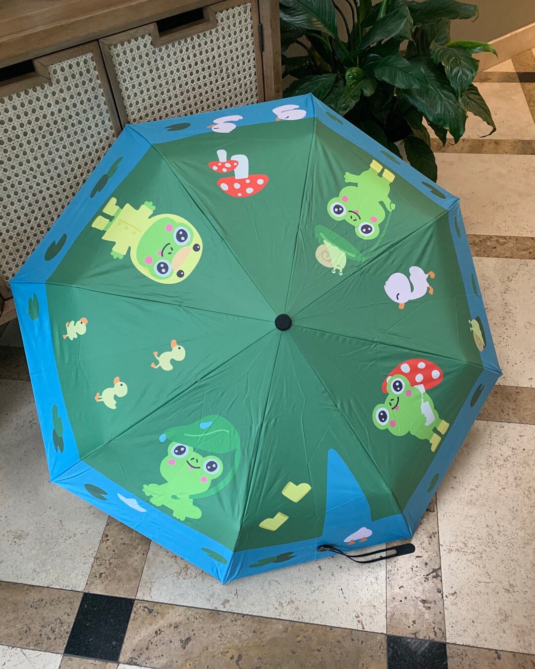 LIMITED EDITION Fritz the Frog Umbrella - 3 Feet Rain Coverage, UV ...